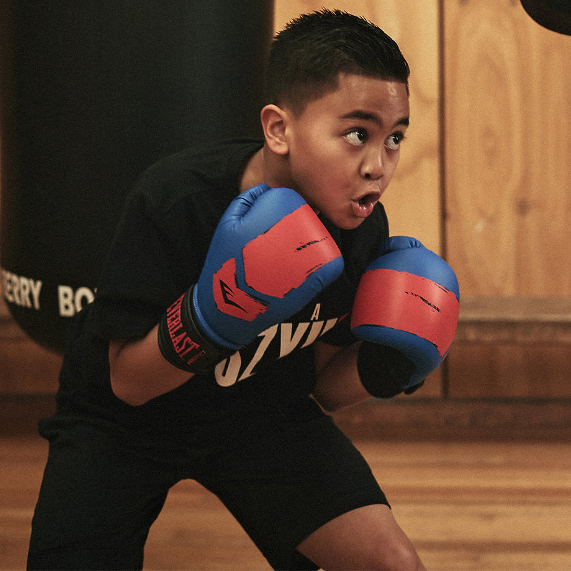 Prospect 2 8oz Youth Boxing Kit Bundle – Everlast